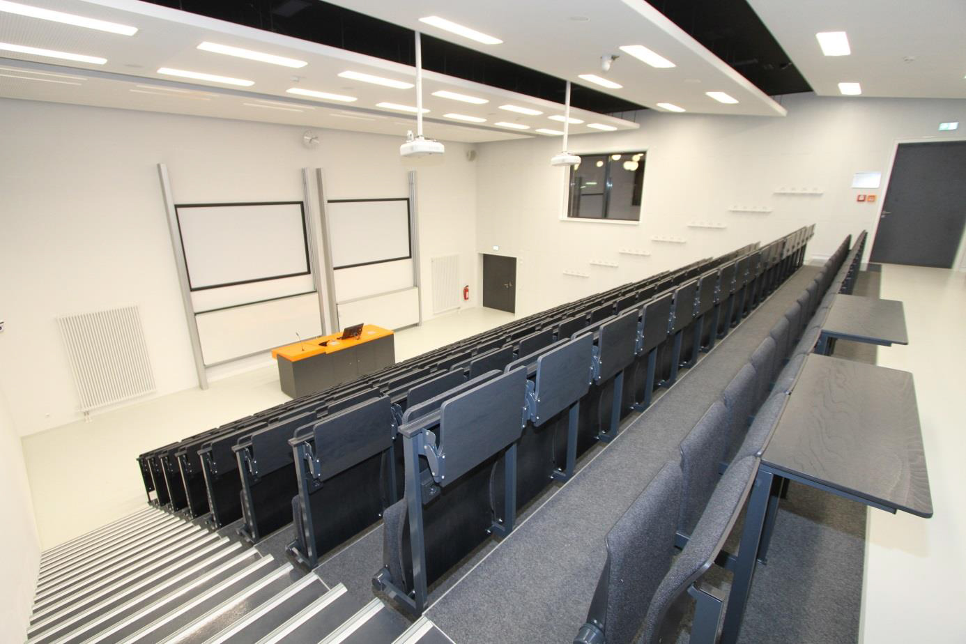 Hörsaal 1 am Ernst-Lohmeyer-Platz 6 - Börsenverein Greifswald